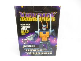 G1 - Kickback, Hard Hero Statue
